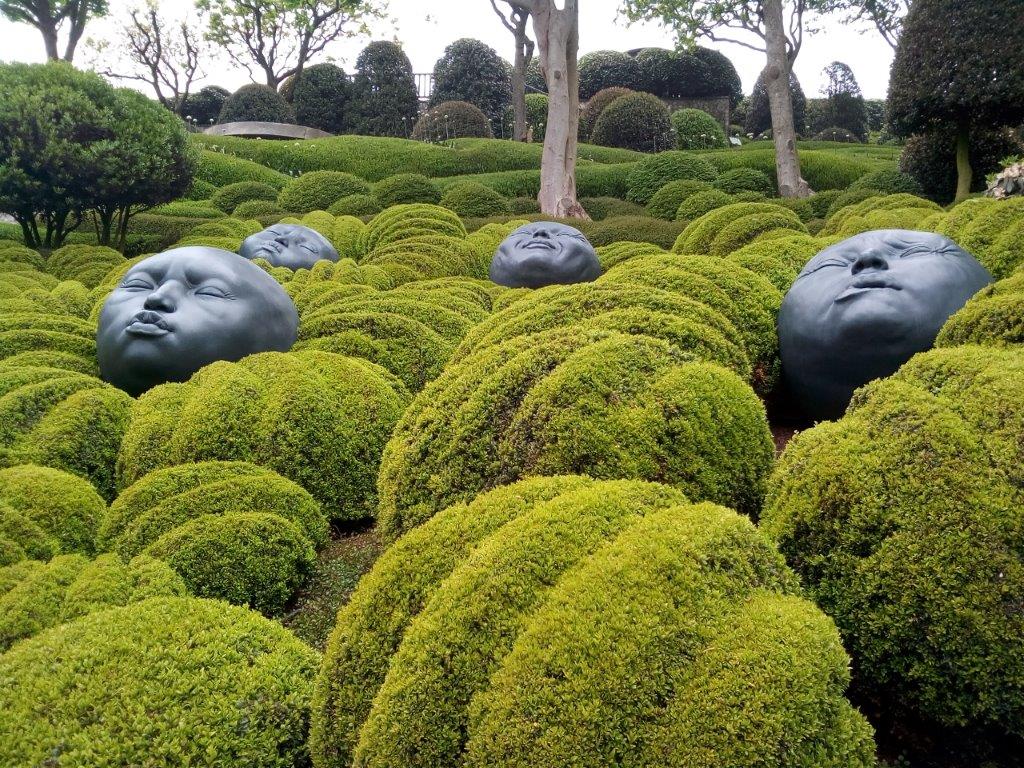 The ‘genius loci’ of Etretat ispires art – The Flora Journal